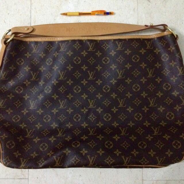 [SALES!!! ] LV Monogram Canvas, Luxury on Carousell