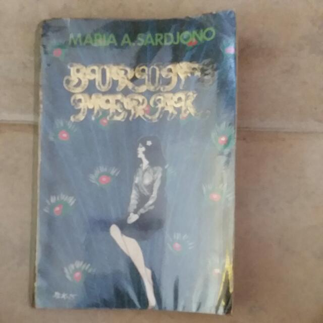 Maria Sardjono Burung Merak, Hobbies & Toys, Books & Magazines, Fiction ...