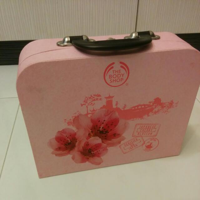 BN Japanese Cherry Blossom Shower, Soften & Spritz Voyage Set, Beauty ...