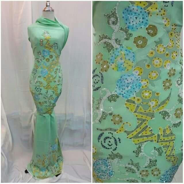 Sutera Batik Crepe, Women's Fashion, Muslimah Fashion, Kaftans & Jubahs ...