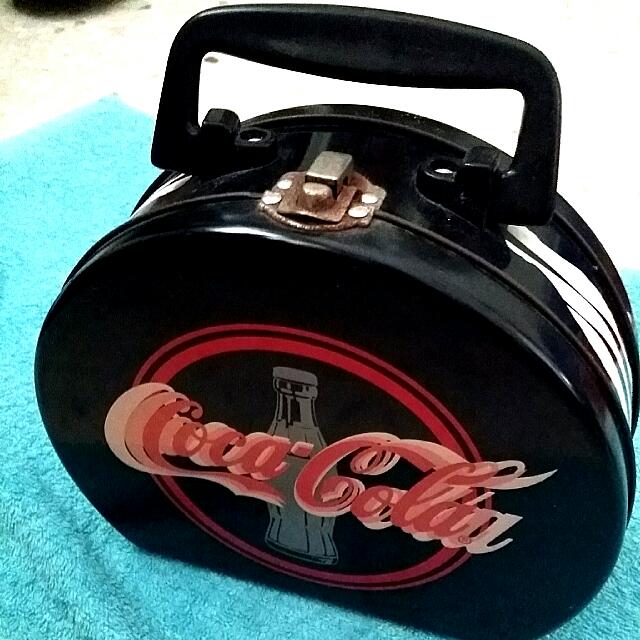 Coca Cola Tin Box(Price Reduced), Hobbies & Toys, Memorabilia ...