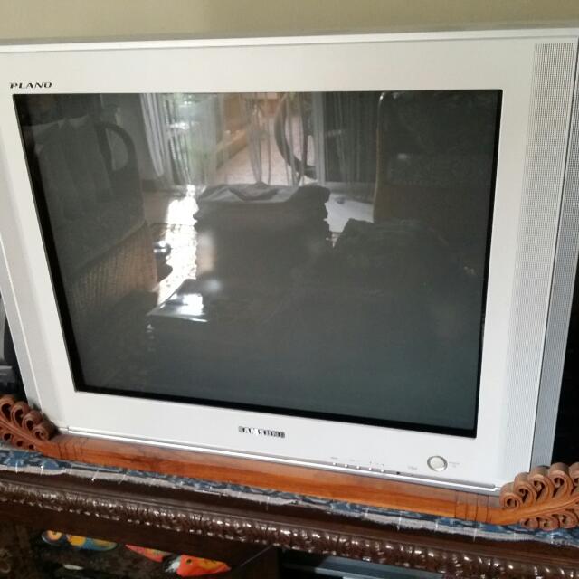 Samsung Plano TV, Furniture & Home Living, Furniture, TV Consoles on ...