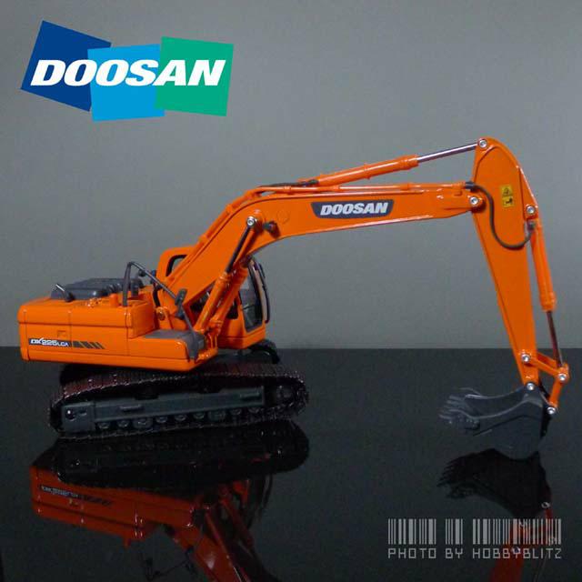 1:40 Scale Doosan DX225LCA Crawler Excavator Diecast Construction Model ...
