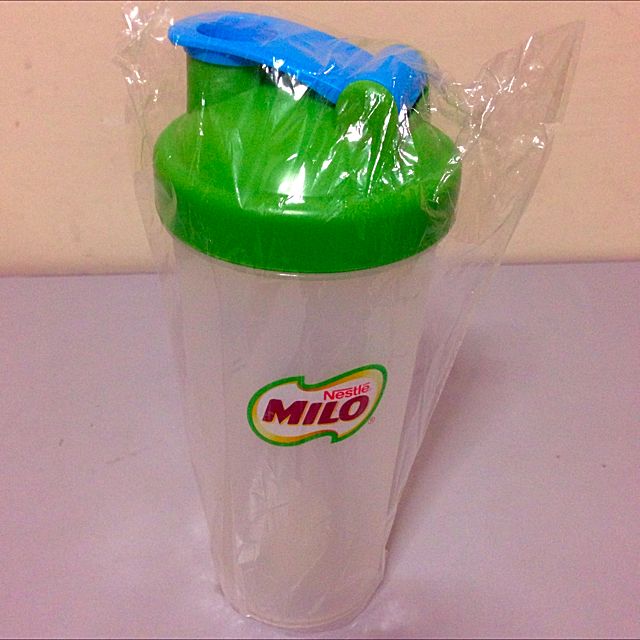 BN Plastic Tumblers: The Avengers, Monsters University & Milo Shaker ...
