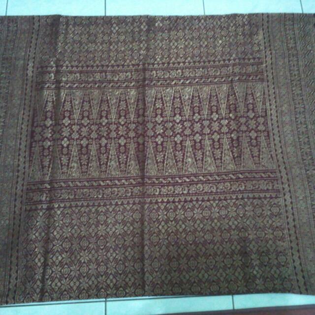Antique Sarawak Kain Songket Emas (Heavy), Furniture & Home Living ...