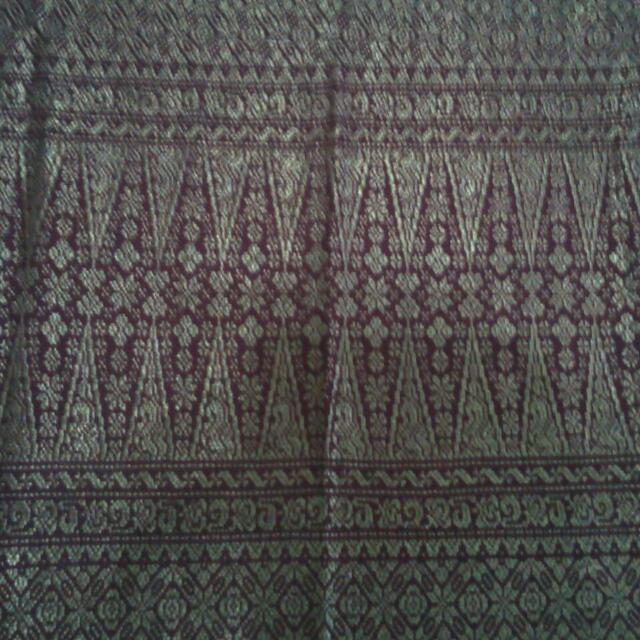 Antique Sarawak Kain Songket Emas (Heavy), Furniture & Home Living ...