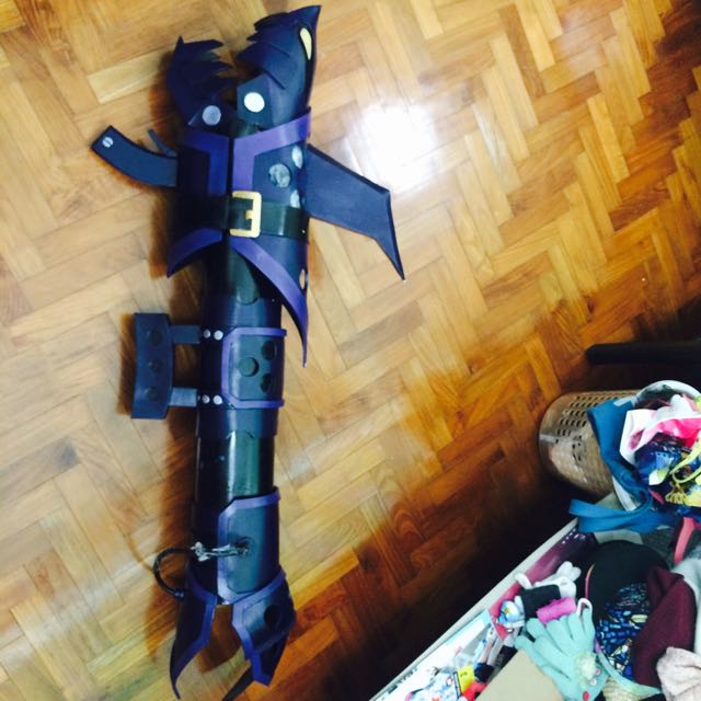 Jinx Fish Bones Weapon Gun, Hobbies & Toys, Memorabilia & Collectibles ...