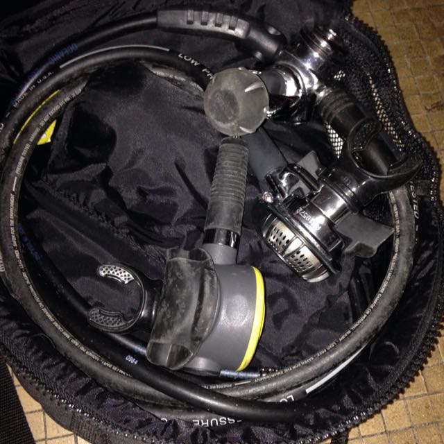 Mares Abyss Scuba Regulator Complete With Octopus & Gauges, Sports ...