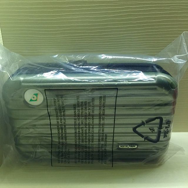 Rimowa Toiletries Pouch, Sports Equipment, Exercise & Fitness, Cardio ...