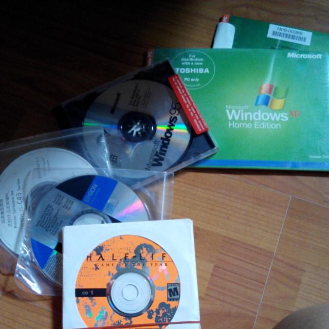 Vintage IT Stuff | Windows 95, XP, Games like halflife CDs, Hobbies ...