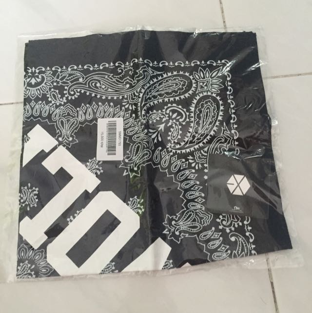 EXO OFFICIAL WOLF BANDANA, Hobbies & Toys, Memorabilia & Collectibles ...