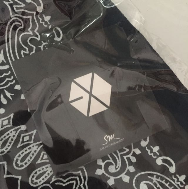 EXO OFFICIAL WOLF BANDANA, Hobbies & Toys, Memorabilia & Collectibles ...