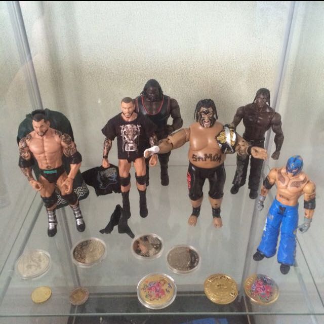 Wwe Figurines And Toy ( Wrestler, Batista/umaga/rey/henry/r Truth, Toy ...