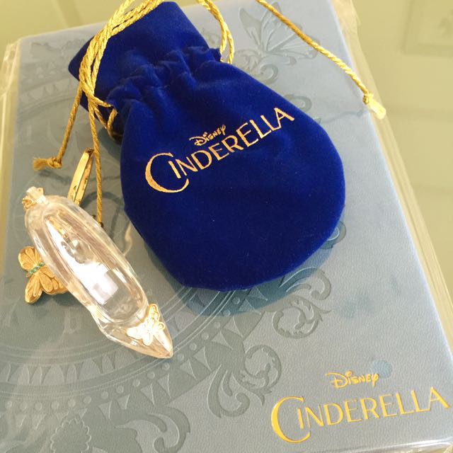 CInderella Notebook + Keychain Set Disney OFFICIAL Merchandise, Hobbies ...