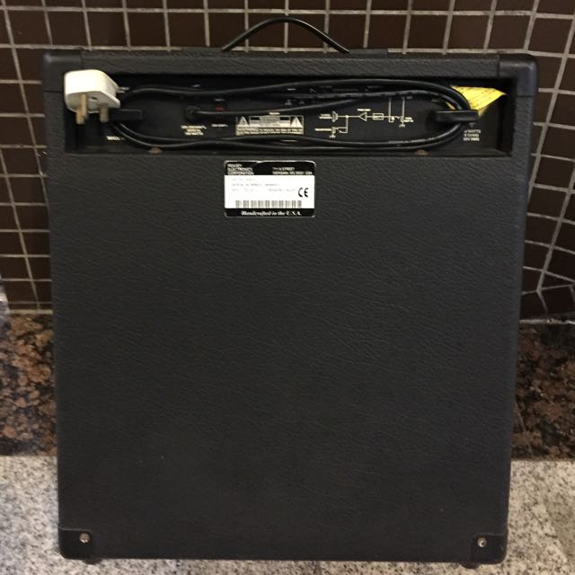 Peavey Basic 112 50watts Bass Amp Made In USA, Hobbies & Toys, Music ...