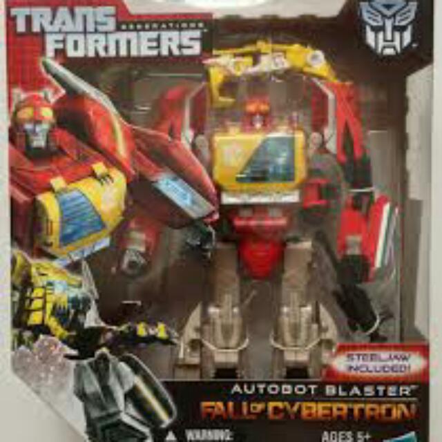 Transformers Generations Fall of Cybertron FOC Blaster with Steeljaw ...