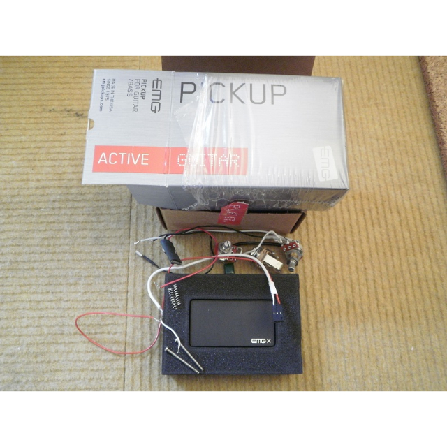 EMG 81X / 60X Active Guitar Pickups, Hobbies & Toys, Music & Media ...