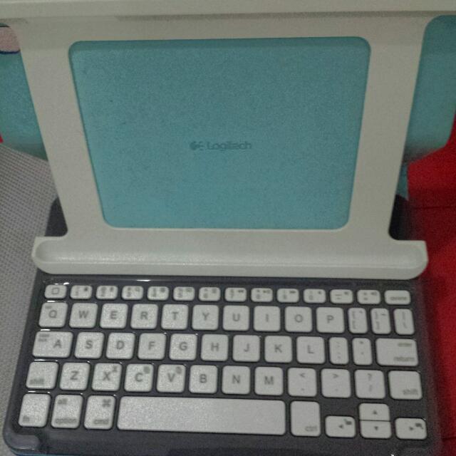 Logitec Mini Ipad Keyboard Folio Computers And Tech Parts And Accessories