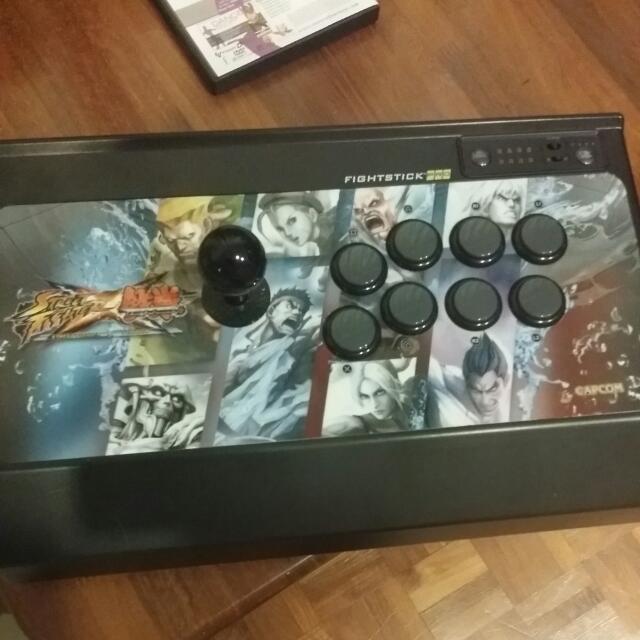 Mad Catz Street Fighter X Tekken Special Edition Joystick And Hori ...
