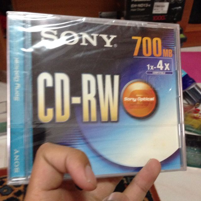 Cd-rw, Bulletin Board, Looking For on Carousell