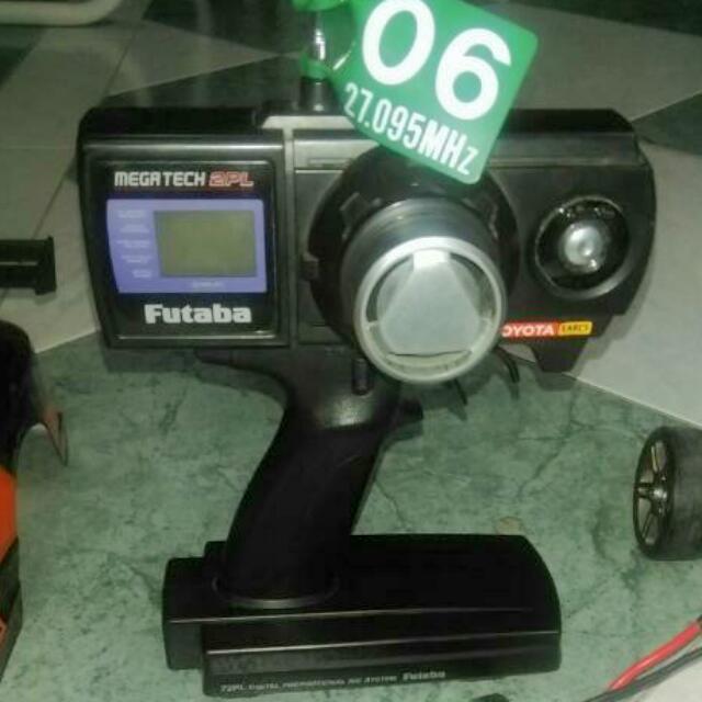 FUTABA 2PL Transmitter with receiver. (AA Battery operated), Hobbies ...