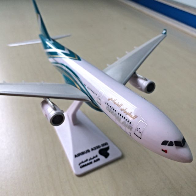 Oman Air Airbus 330-200 1:250 and Boeing 737-800 1:200 Aircraft Models ...