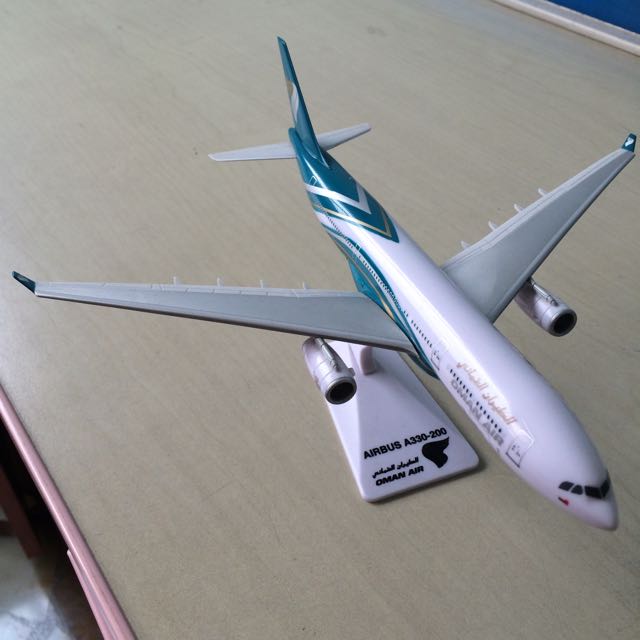Oman Air Airbus 330-200 1:250 and Boeing 737-800 1:200 Aircraft Models ...