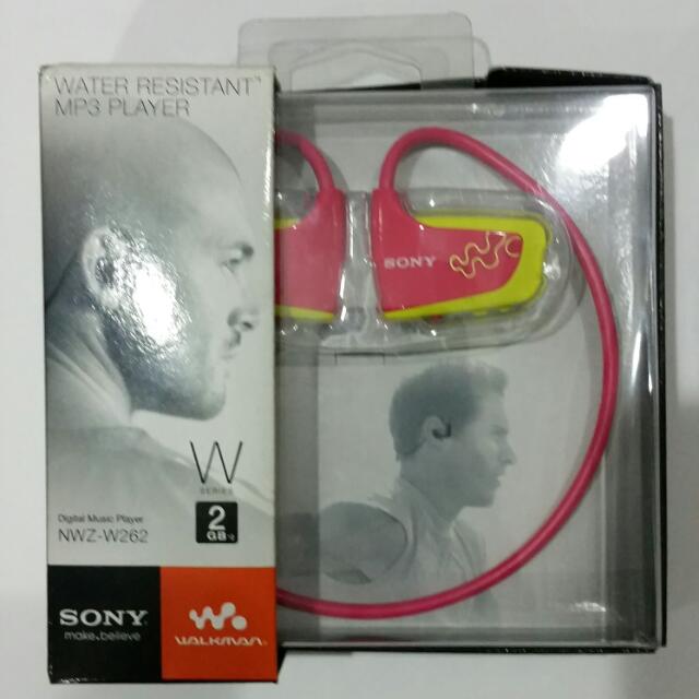 Sony NWZ-W262 Pink Rose 2GB (BNIB), Computers & Tech, Parts & Accessories, Networking on Carousell