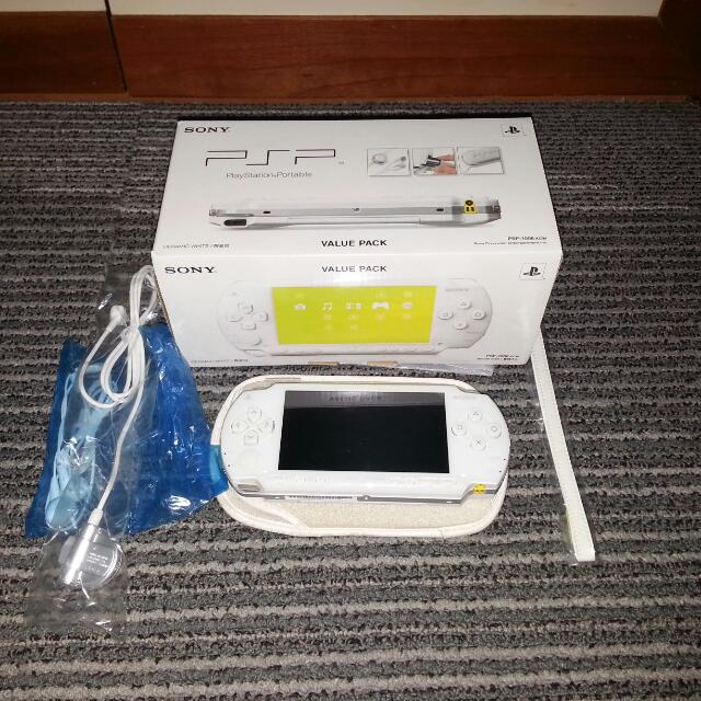 Sony Playstation Portable (PSP 1006) White, Hobbies & Toys, Toys ...