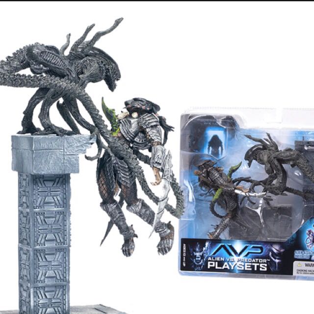 Alien Attacks Predator Action Figure set (McFarlene), Hobbies & Toys ...