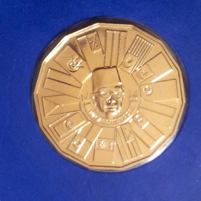 Malaysia 1976-1980 gold coin 200 RINGGIT., Hobbies & Toys, Memorabilia ...