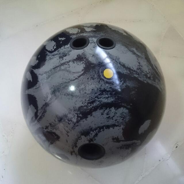 Motiv Raptor Talon Bowling Ball 14.3lbs, Sports Equipment, Sports ...