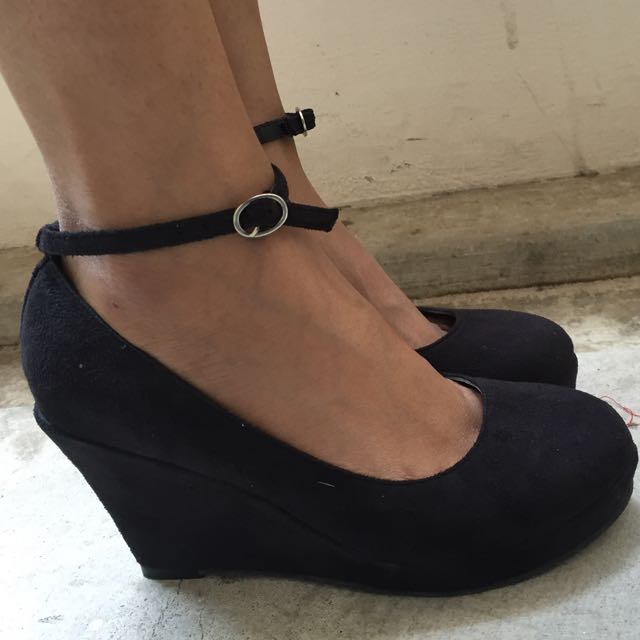 Rubi black Wedges, Women's Fashion, Footwear, Flats on Carousell