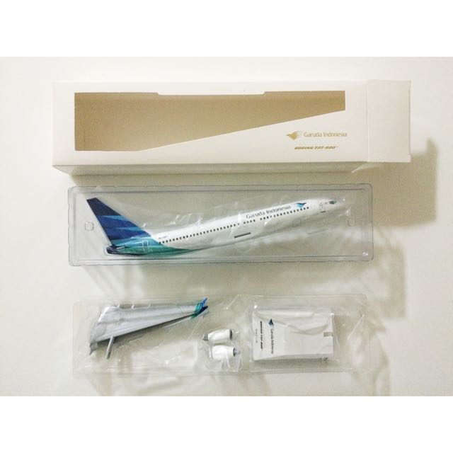 Official Garuda Indonesia Boeing 737-800, Hobbies & Toys, Toys & Games ...