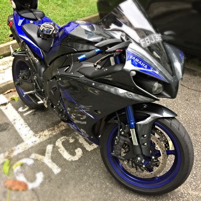(RESERVED) YAMAHA YZF R1 2014 (Race Blue), Cars on Carousell