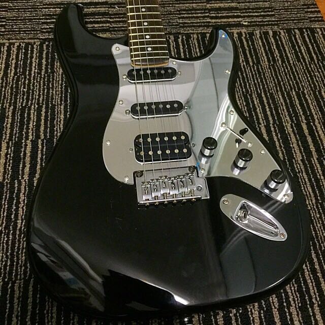 Squier Stratocaster Limited Edition, Hobbies & Toys, Music & Media ...