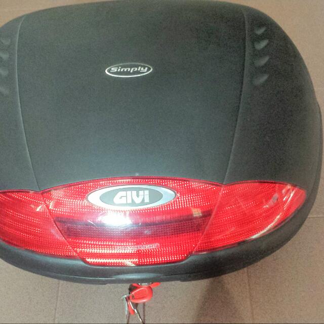 Givi box with base plate., Cars on Carousell