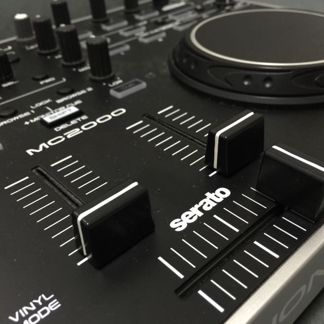 DJ Controller Denon MC2000 SERATO Edition., Computers & Tech, Parts ...