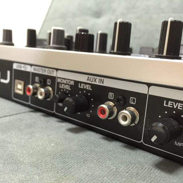 DJ Controller Denon MC2000 SERATO Edition., Computers & Tech, Parts ...