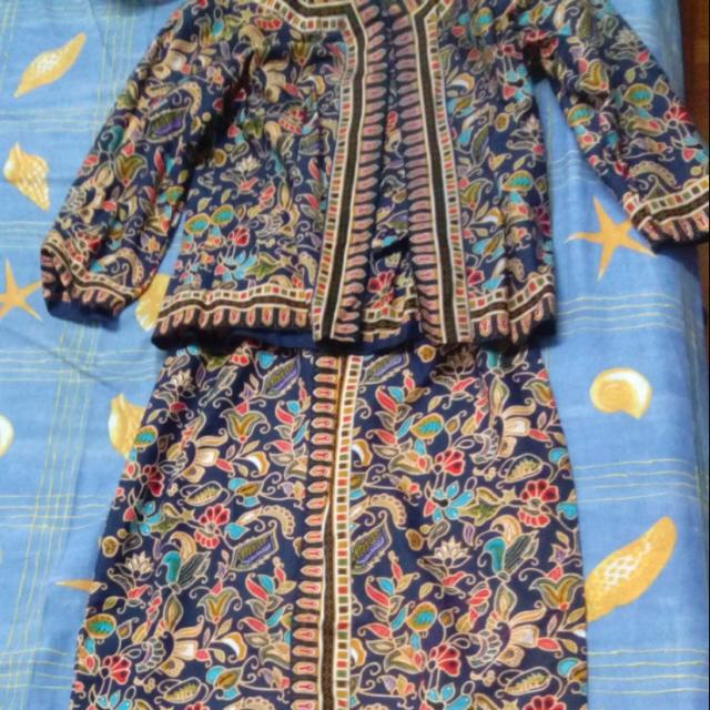 (Reserved) SIA Uniform- Inspired Set, Women's Fashion, Dresses & Sets ...