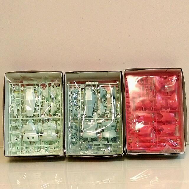 *Vintage Collection* BANDAI 1/144 Model Kit Mobile Suit GUNDAM 1st ...