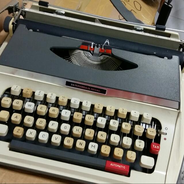 (Reserved) Vintage Typewriter Hanimex, Hobbies & Toys, Memorabilia ...