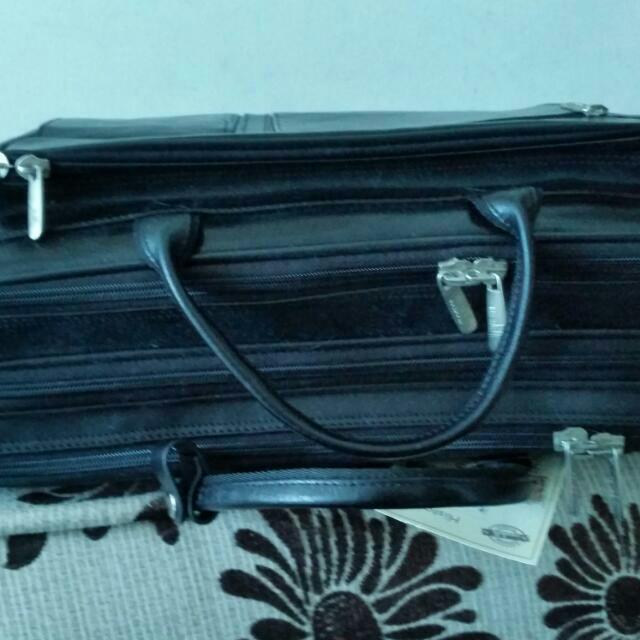 Condotti Italian leather Briefcase, Luxury, Bags & Wallets on Carousell