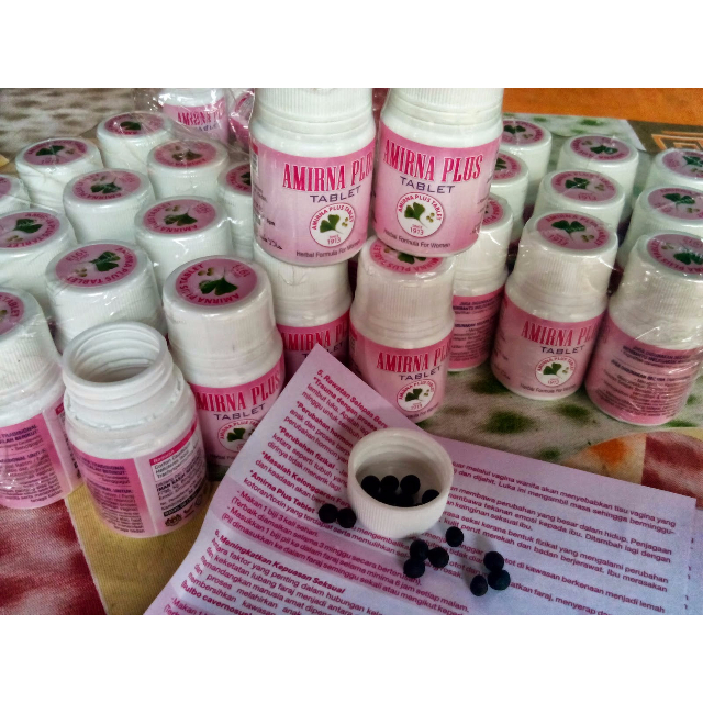 Amirna Tablet, Women's Fashion, Muslimah Fashion, Baju Kurung & sets on ...