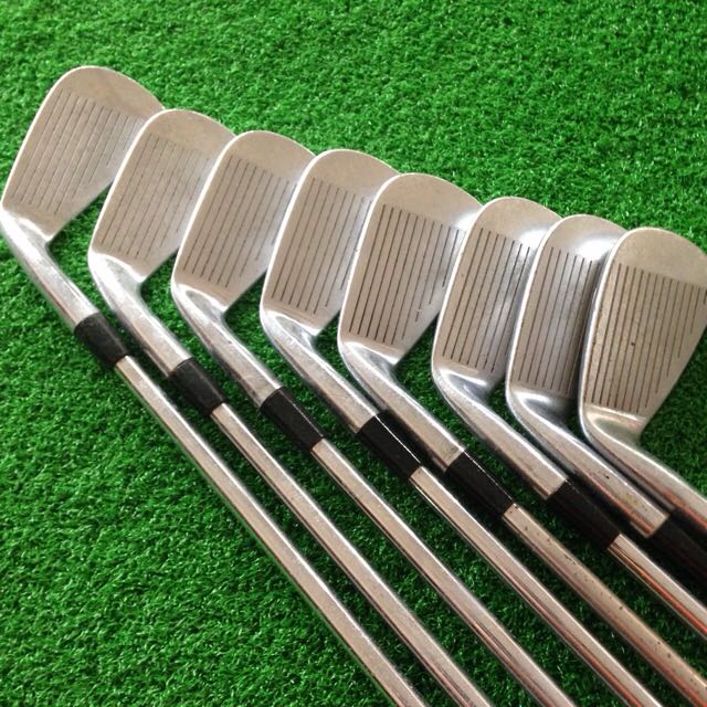 Titleist 695mb 2-9iron, Sports Equipment, Sports & Games, Golf on Carousell