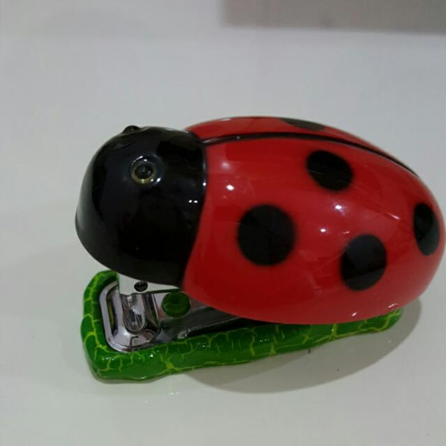 stapler, Hobbies & Toys, Stationery & Craft, Craft Supplies & Tools on ...