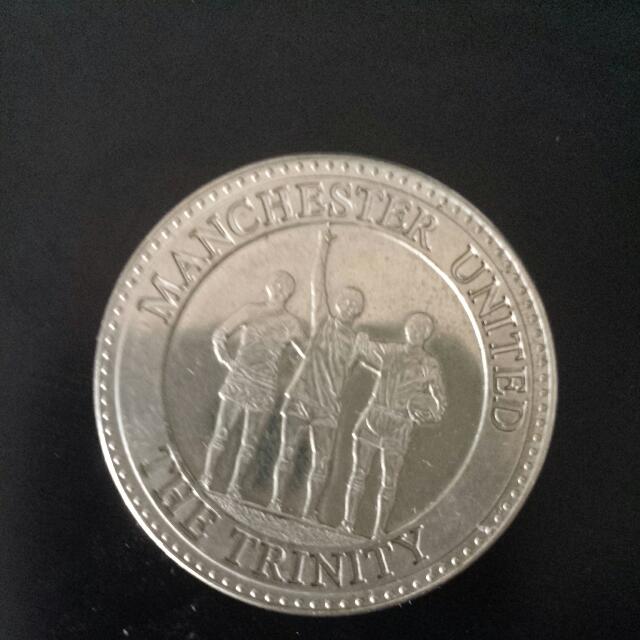 Manchester United Museum suvenior Coin, Sports Equipment, Sports ...