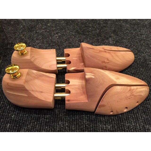 Premium Cedar Wood Shoe Tree, Men's Fashion, Footwear, Dress Shoes on ...
