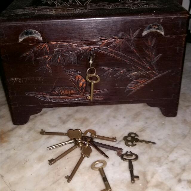 Antique keys Custom Made, Hobbies & Toys, Memorabilia & Collectibles ...