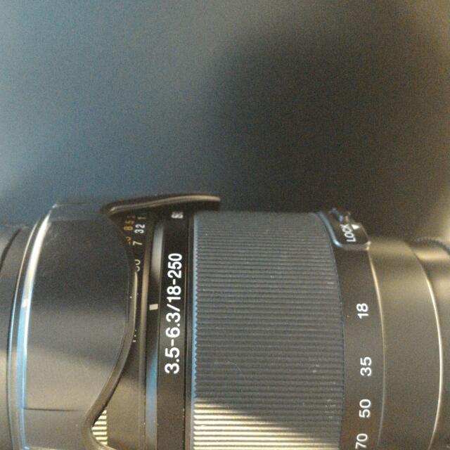 Sony Alpha 55 Original Lens 3.5-6.3/18-250, Mobile Phones & Gadgets ...
